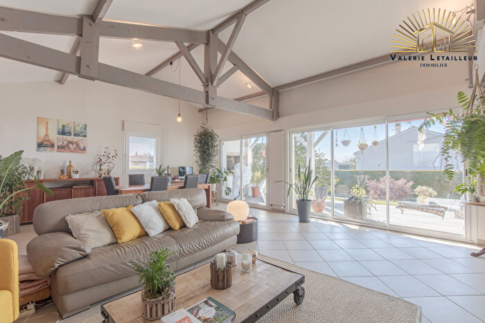 Maison à vendre - Yvrac - 6 pièces - 4 chambres