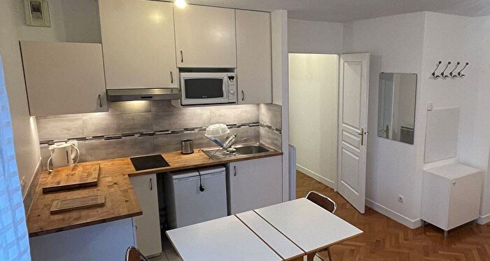 Appartement 1 pièce à Hôtel de Ville, Courbevoie, à louer