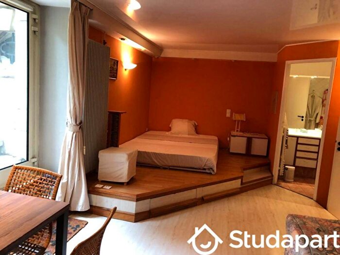 Appartement à louer - Tête dOr, Lyon ème arrondissement - 1 pièce