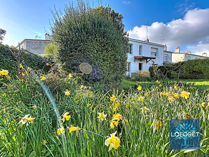 Maison à vendre - La Roche-sur-Yon, Pyramides, Jean-Yole - 5 pièces - 4 chambres