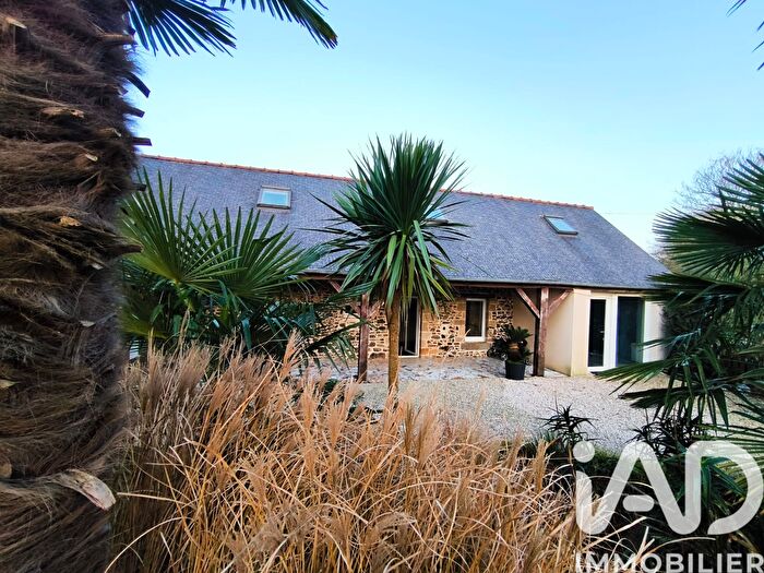 Maison à vendre - Ploëzal - 5 pièces - 3 chambres