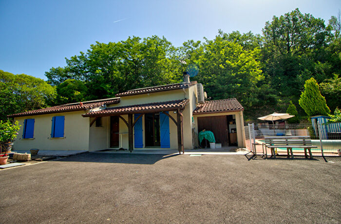 Maison 4 pièces à Saint-Romain-le-Noble, à vendre