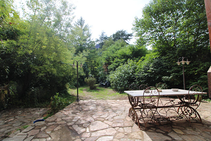 Maison à vendre - Saint-Ambroix - 11 pièces - 9 chambres