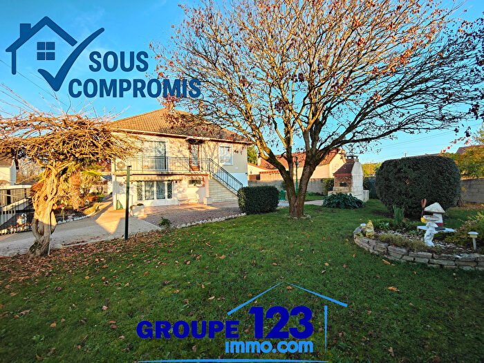 Maison à vendre - Charmoy - 6 pièces - 4 chambres