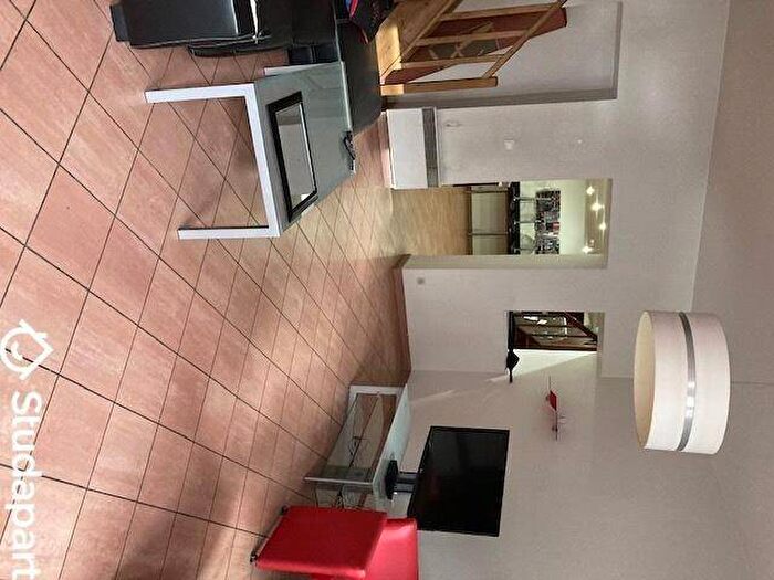 Appartement à louer - Sainte Elisabeth, Roubaix - 1 pièce - 4 chambres