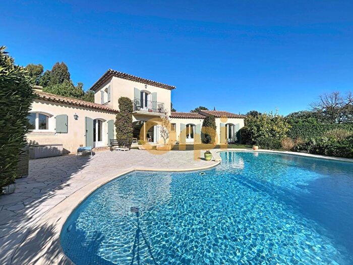 Maison à vendre - Le Plan-de-la-Tour - 4 pièces - 3 chambres