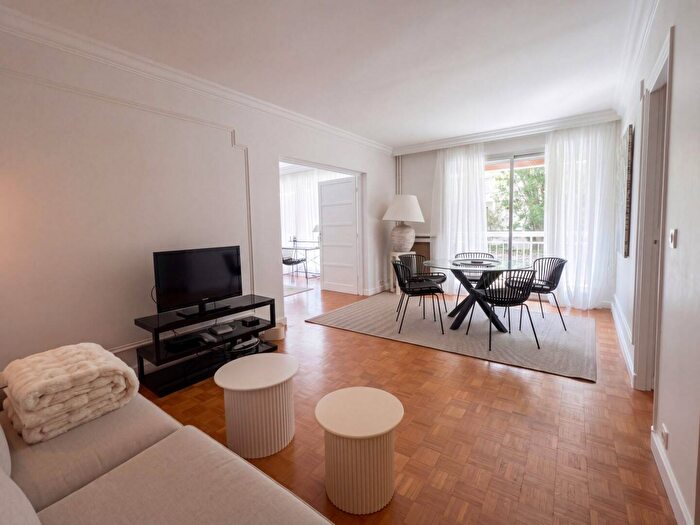 La Plaine des Sablons, Neuilly-sur-Seine : Appartement 3 pièces à louer