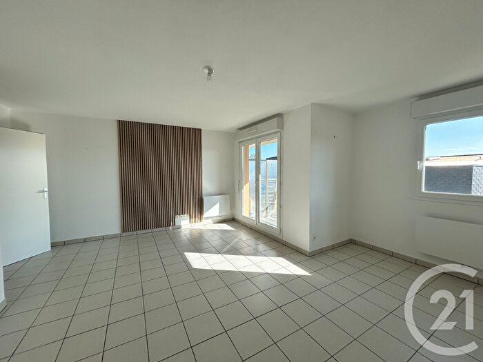 Appartement à louer - Lisieux, Hauteville - 3 pièces - 1 chambre