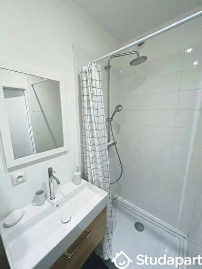 Appartement à louer - Bel Air-Grand Font-Madeleine, Angoulême - 1 pièce - 1 chambre