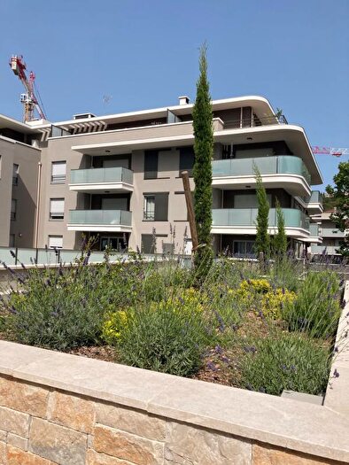 Appartement à louer - Mougins, Saint-Martin, Jylloue - 2 pièces - 1 chambre