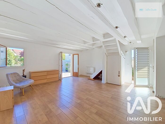 Maison 4 pièces à Le Coudray-Montceaux, à vendre