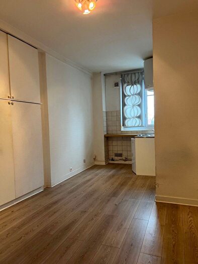 Appartement à louer - Thiers, Le Raincy - 1 pièce