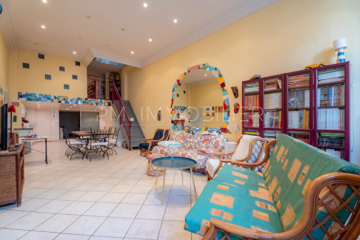 Appartement à vendre - Marseille er , Saint-Charles - 4 pièces - 2 chambres