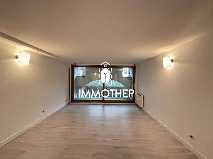 Appartement à louer - Centre-ville, Victor Hugo, Grenoble - 1 pièce