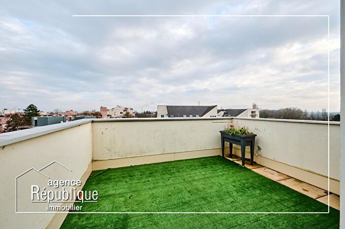 Appartement à louer - Quetigny - 4 pièces - 2 chambres