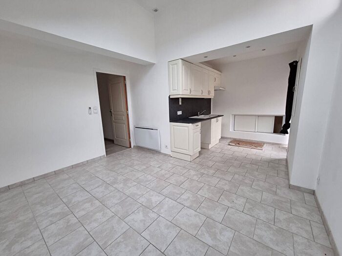 Maison 2 pièces à Préval, à louer
