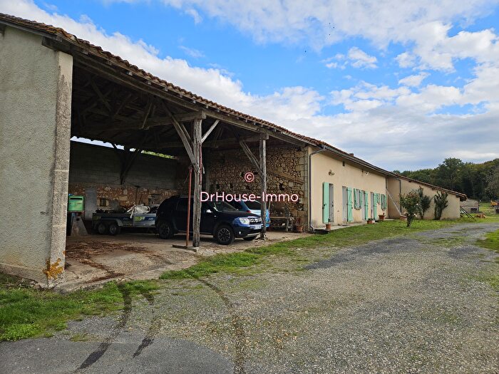 Maison à vendre - Saint-Antoine-Cumond - 5 pièces - 3 chambres