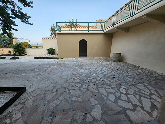 Appartement à louer - Châteauneuf-de-Gadagne - 2 pièces - 1 chambre