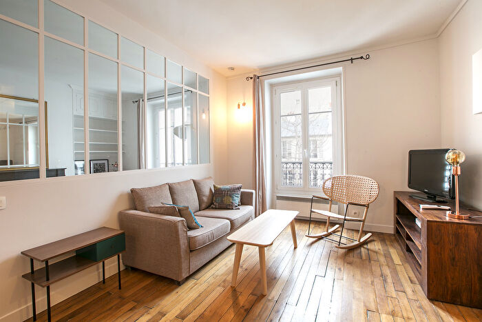 Appartement à louer - Paris e , Champ de Mars - 2 pièces - 1 chambre