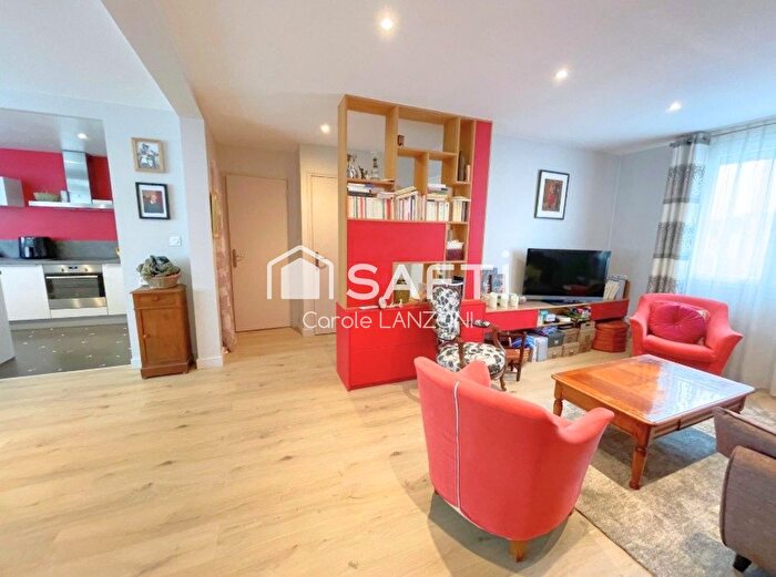 Appartement à vendre - Quartiers Ouest, Bourg lEvesque - 3 pièces - 2 chambres