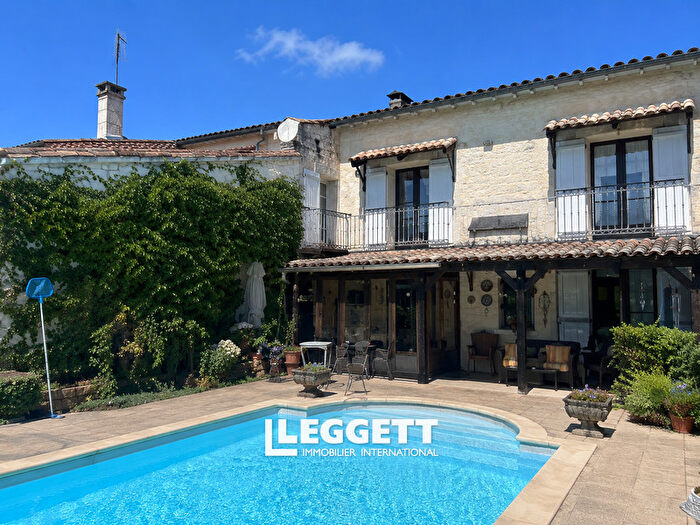 Maison 18 pièces à vendre - Villefranche-de-Lonchat