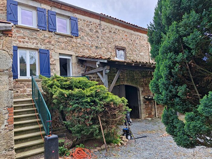 Maison à vendre - Saint-Just-en-Chevalet - 5 pièces - 3 chambres