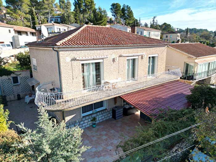 Maison à vendre - Apt - 7 pièces - 5 chambres