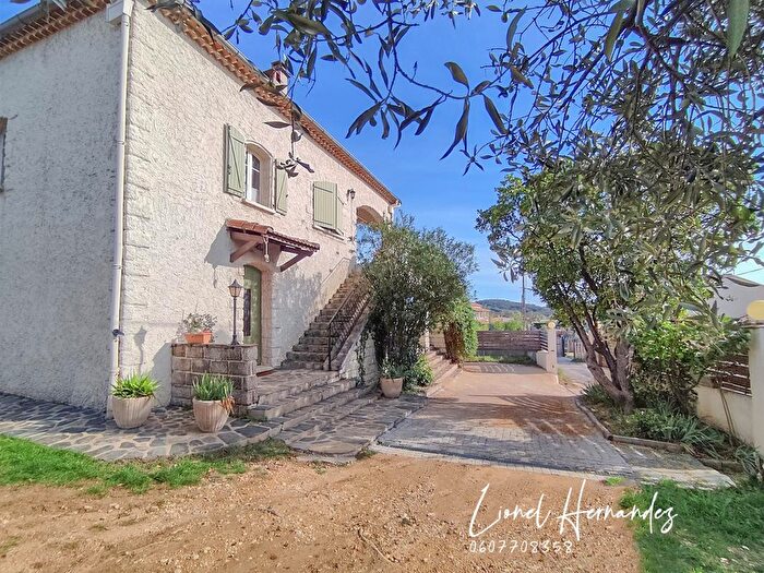 Maison à vendre - Alès, Le Rieu - 9 pièces - 6 chambres