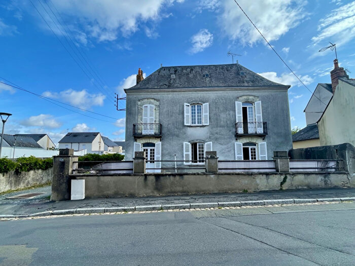 Maison à vendre - Sablé-sur-Sarthe, Rocade, Route de Mans - 10 pièces - 4 chambres