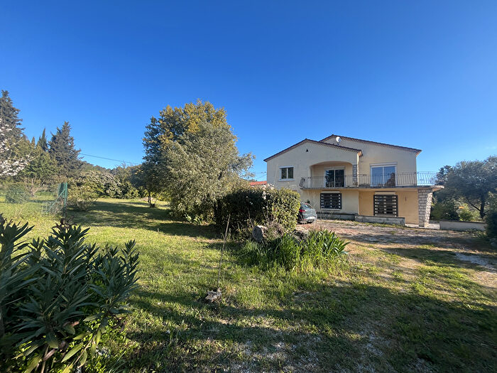 Saint-Privat-des-Vieux : Maison 6 pièces à vendre