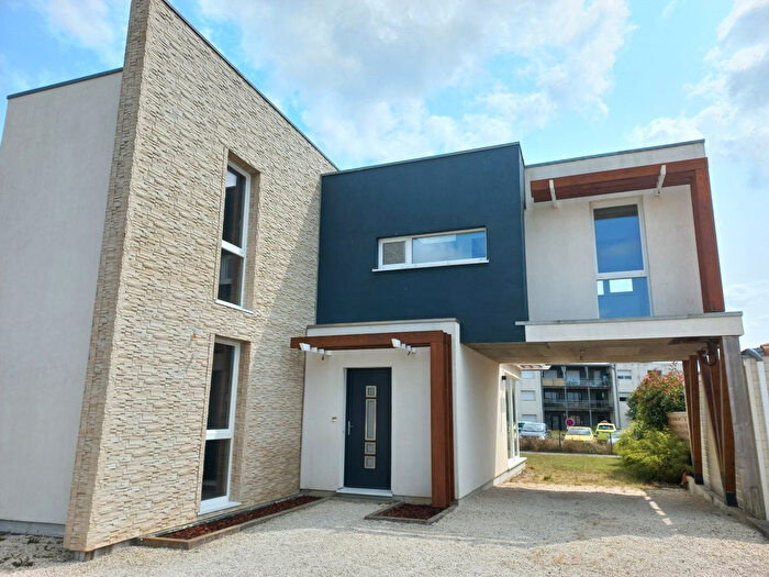 Maison 5 pièces à Sainte-Pazanne, à vendre