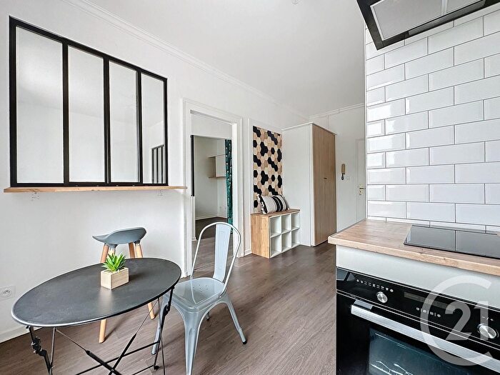 Appartement à louer - Montbéliard, Centre-ville, Prairie, Batteries du Parc, Charmontet - 1 pièce - 1 chambre