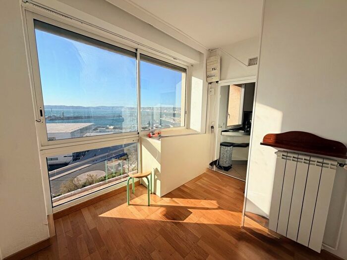 Appartement à louer - Marseille e , La Joliette - 4 pièces - 3 chambres