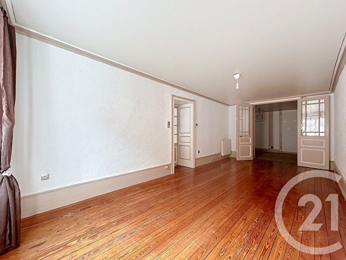 Appartement à louer - Montbéliard, Centre-ville, Prairie, Batteries du Parc, Charmontet - 4 pièces - 2 chambres