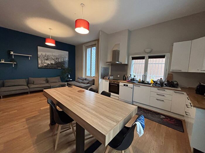 Maison à louer - Jacquard, Saint-Étienne - 10 pièces - 6 chambres