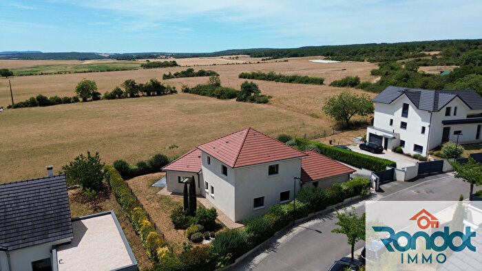 Maison 7 pièces à vendre à Savigny-le-Sec