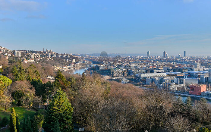 Appartement à vendre - Sainte-Foy-lès-Lyon, Centre-ville - 5 pièces - 3 chambres