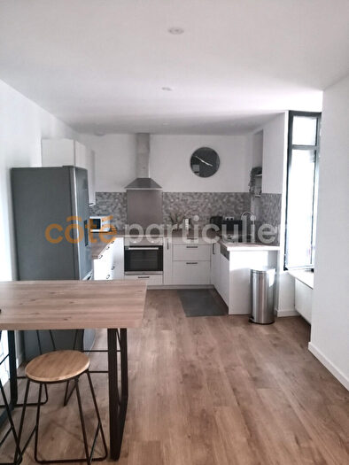 Maison à louer - Saint-Laurent-sur-Sèvre - 8 pièces - 5 chambres