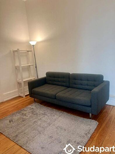 Appartement à louer - Forêt Noire Centre, Strasbourg - 1 pièce - 3 chambres