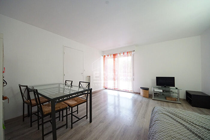 Appartement à vendre - Évry, Les Pyramides - 1 pièce