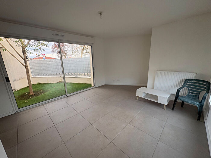 Appartement à louer - Villenave-dOrnon, Chambéry, La Monnaie, Carbonnieux, Trigan - 3 pièces - 2 chambres