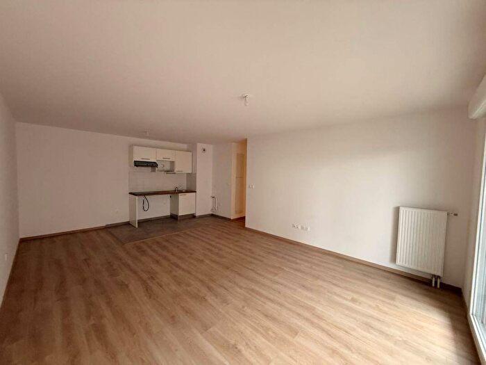 Appartement à louer - Cheminots-Acacias-Faubourg de Lille, Valenciennes - 3 pièces - 2 chambres