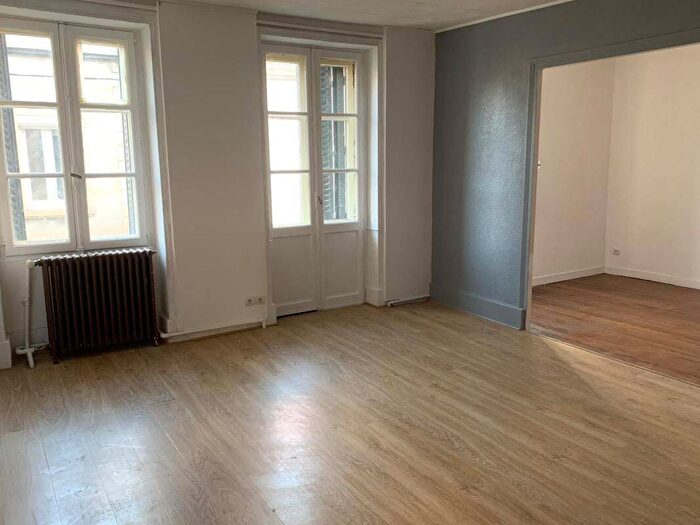 Centre Ville, Montceau-les-Mines : Appartement 3 pièces à louer