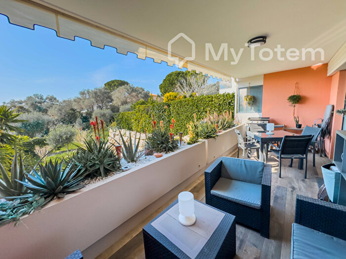 Appartement à vendre - Antibes, Antibes-les-Pins, Trianon, Le Fournel, Peyregoue - 3 pièces - 2 chambres