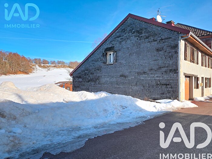 Maison à vendre - Lajoux - 7 pièces - 4 chambres