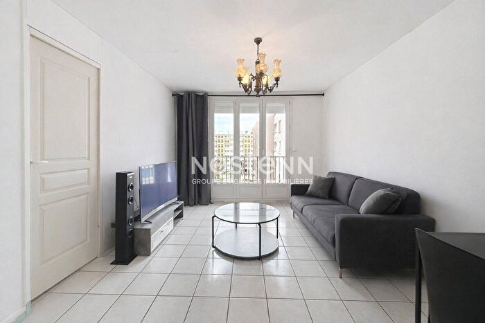 Appartement à louer - Bâtes-Sainte Ève, Dreux - 4 pièces - 3 chambres