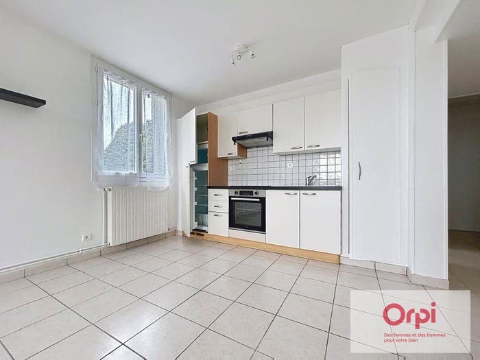 Appartement 2 pièces à Montgacher-Cordeliers, Montluçon, à louer