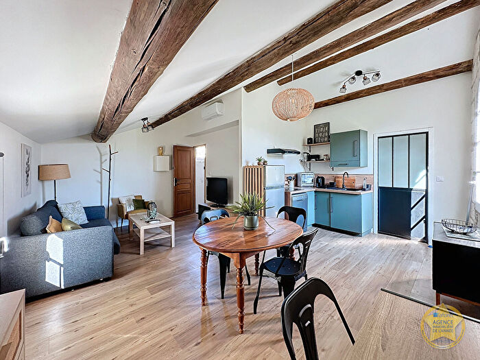 Villeneuve-lès-Avignon, Centre-ville, Stade : Appartement 2 pièces à louer