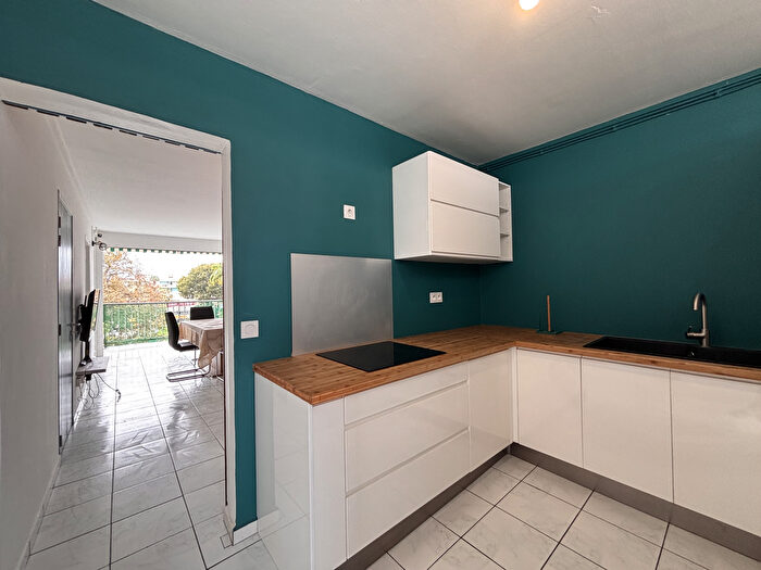 Appartement à vendre - Pointe-à-Pitre - 4 pièces - 3 chambres