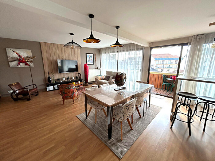 Appartement à vendre - Pau, Centre-ville - 5 pièces - 4 chambres